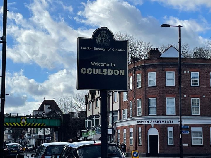 Mystery in Coulsdon as their ‘Welcome’ sign goes missing | Inside Croydon
